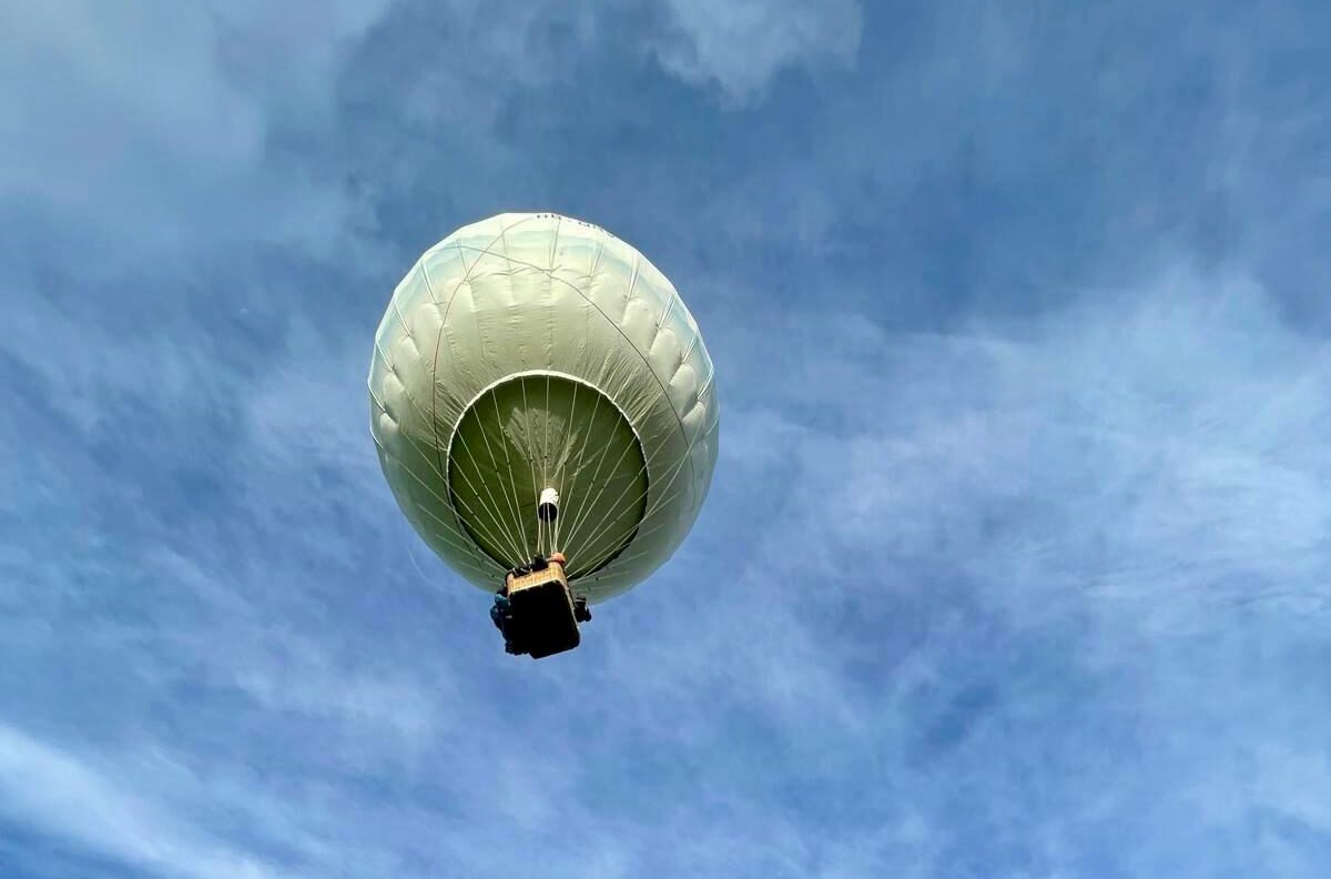 Solar-generated hydrogen balloon takes flight in Gruyère, Switzerland ...